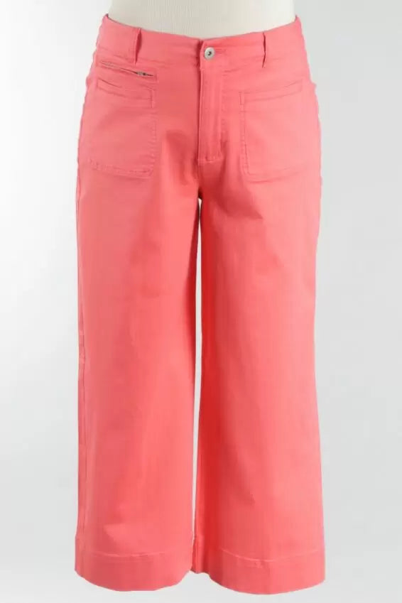 Habitat Clothing at Harper Greer | Comfortable, Chic, & Affordable
